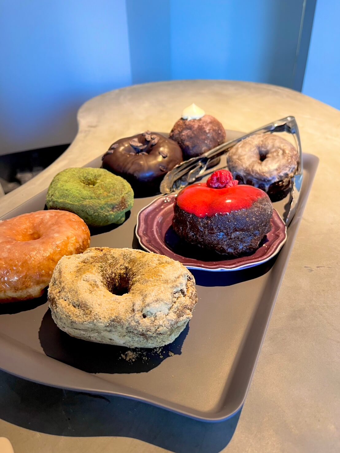 【CHAMELEÓN donuts(カメレオンドーナツ)－菊池郡菊陽町－】オープン後から大人気！素材に合わせて七変化するドーナツは全50種類 ...